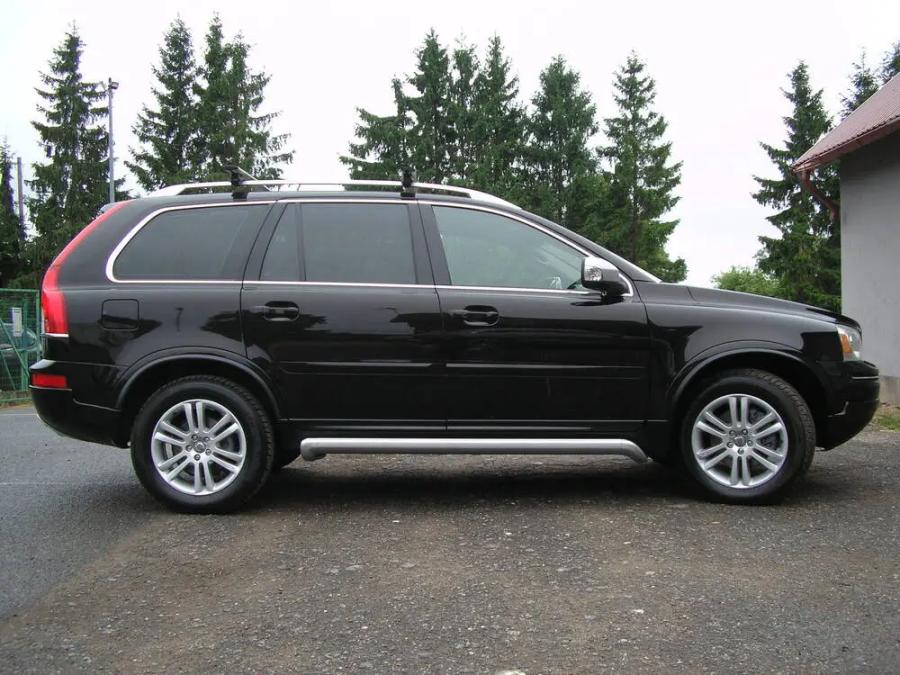 Brown Volvo XC90 2012 in Sigulda, with an engine capacity of 2.40 L and mileage of 361 thousand km for 10850 €, photo 8 on AUTOMOTO.COM.LV
