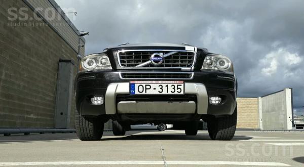 Brown Volvo XC90 2012 in Riga, with an engine capacity of 2.50 L and mileage of 322 thousand km for 12000 €, photo 4 on AUTOMOTO.COM.LV