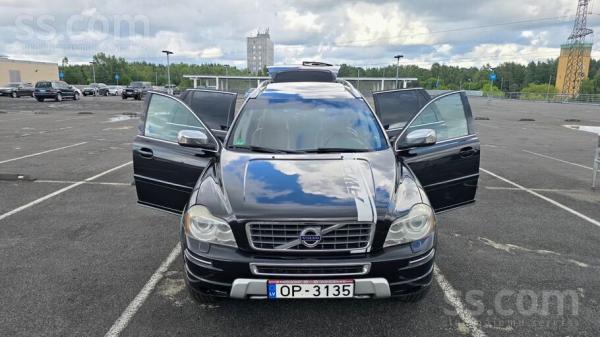 Brown Volvo XC90 2012 in Riga, with an engine capacity of 2.40 L and mileage of 322 thousand km for 12000 €, photo 8 on AUTOMOTO.COM.LV