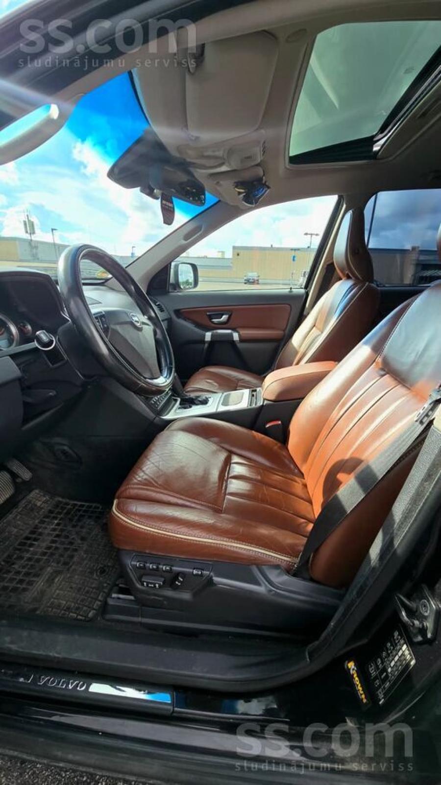 Brown Volvo XC90 2012 in Riga, with an engine capacity of 2.40 L and mileage of 322 thousand km for 12000 €, photo 16 on AUTOMOTO.COM.LV