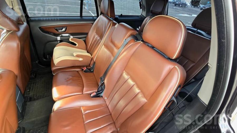 Brown Volvo XC90 2012 in Riga, with an engine capacity of 2.40 L and mileage of 322 thousand km for 12000 €, photo 20 on AUTOMOTO.COM.LV