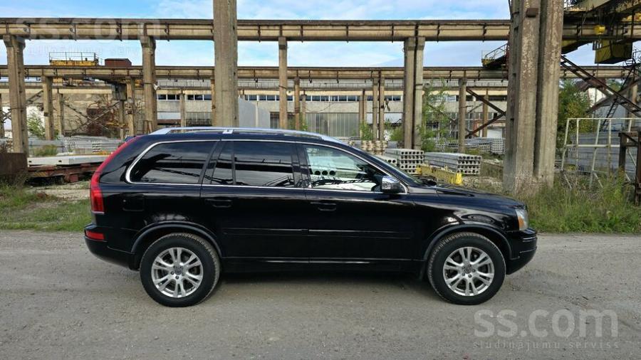 Brown Volvo XC90 2012 in Riga, with an engine capacity of 2.40 L and mileage of 323 thousand km for 11000 €, photo 5 on AUTOMOTO.COM.LV