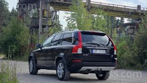 Brown Volvo XC90 2012 in Riga, with an engine capacity of 2.40 L and mileage of 323 thousand km for 11000 €, photo 8 on AUTOMOTO.COM.LV