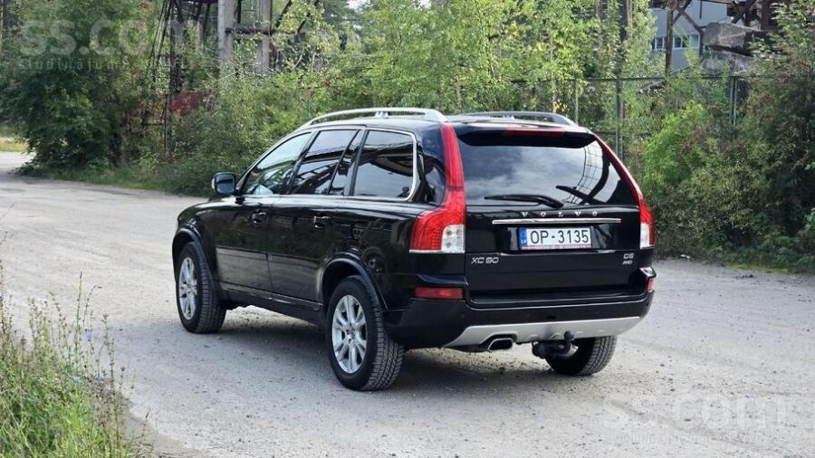 Brown Volvo XC90 2012 in Riga, with an engine capacity of 2.40 L and mileage of 323 thousand km for 11000 €, photo 9 on AUTOMOTO.COM.LV
