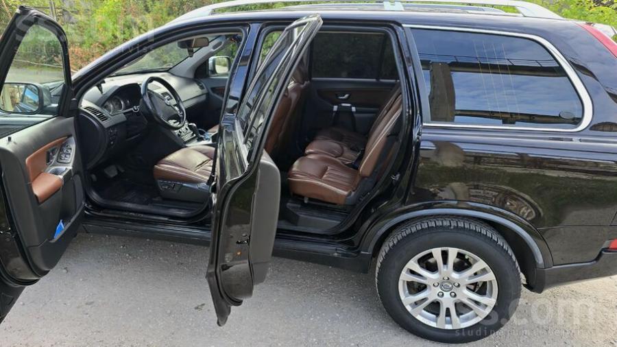 Brown Volvo XC90 2012 in Riga, with an engine capacity of 2.40 L and mileage of 323 thousand km for 11000 €, photo 18 on AUTOMOTO.COM.LV