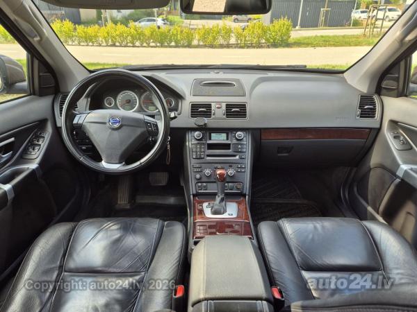 Brown Volvo XC90 2012 in Tallinn, with an engine capacity of 2.40 L and mileage of 199 thousand km for 13900 €, photo 7 on AUTOMOTO.COM.LV