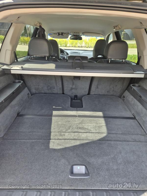 Brown Volvo XC90 2012 in Tallinn, with an engine capacity of 2.40 L and mileage of 199 thousand km for 13900 €, photo 10 on AUTOMOTO.COM.LV