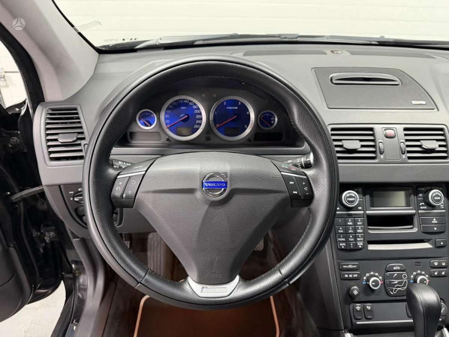 Brūns Volvo XC90 2012 Utena, ar dzinēja tilpumu 2.40 L un nobraukumu 263 tūkst. km par 12950 €, foto 7 vietnē AUTOMOTO.COM.LV