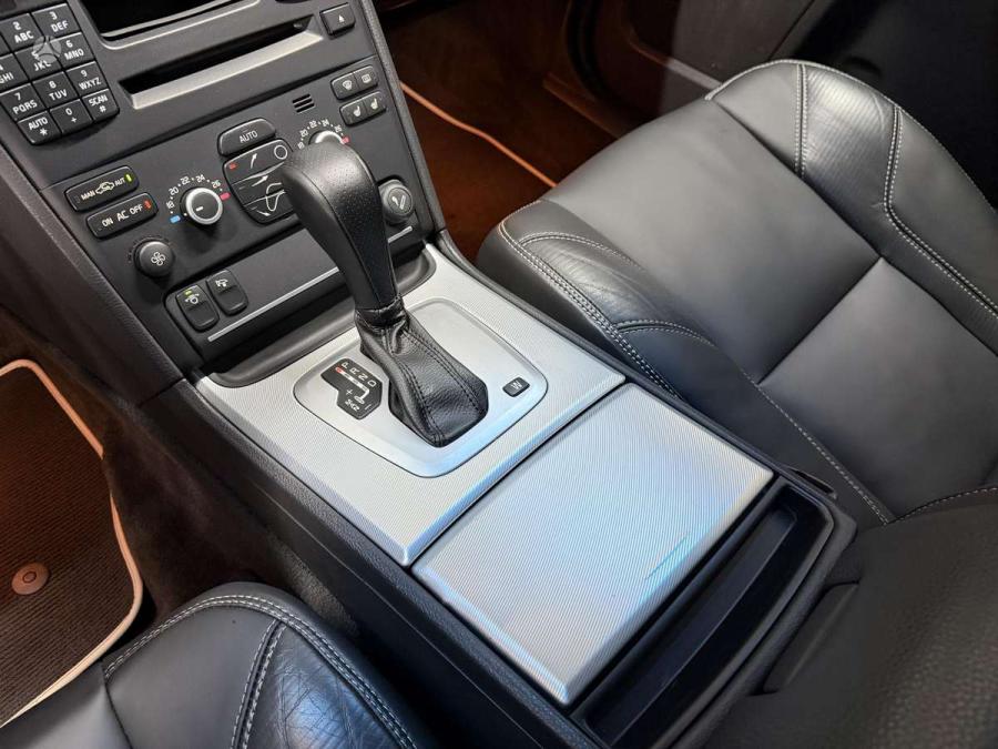 Brūns Volvo XC90 2012 Utena, ar dzinēja tilpumu 2.40 L un nobraukumu 263 tūkst. km par 12950 €, foto 15 vietnē AUTOMOTO.COM.LV