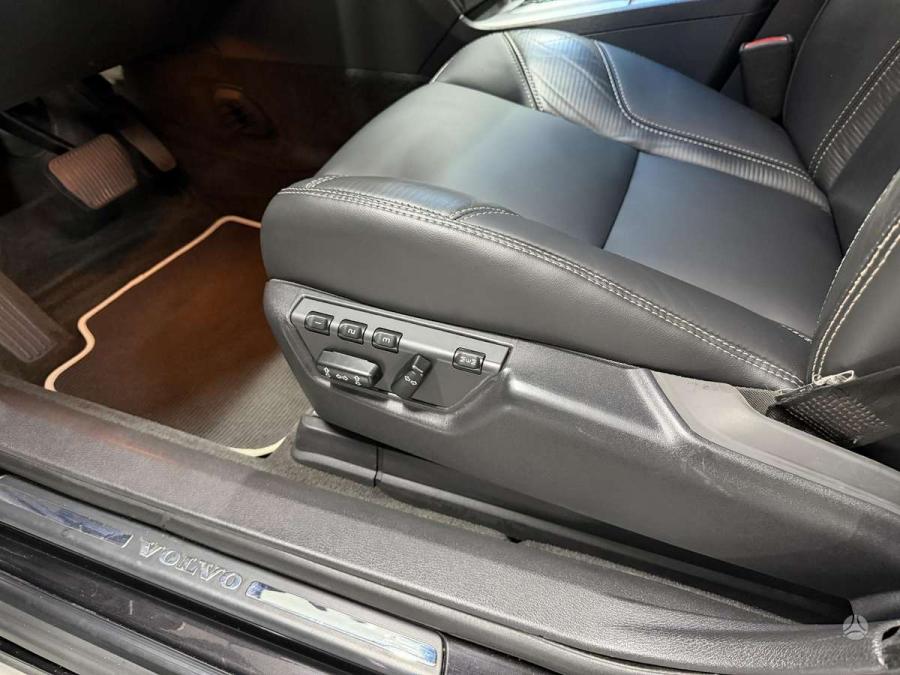 Brūns Volvo XC90 2012 Utena, ar dzinēja tilpumu 2.40 L un nobraukumu 263 tūkst. km par 12950 €, foto 24 vietnē AUTOMOTO.COM.LV
