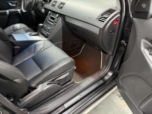 Brūns Volvo XC90 2012 Utena, ar dzinēja tilpumu 2.40 L un nobraukumu 263 tūkst. km par 12950 €, foto 34 vietnē AUTOMOTO.COM.LV