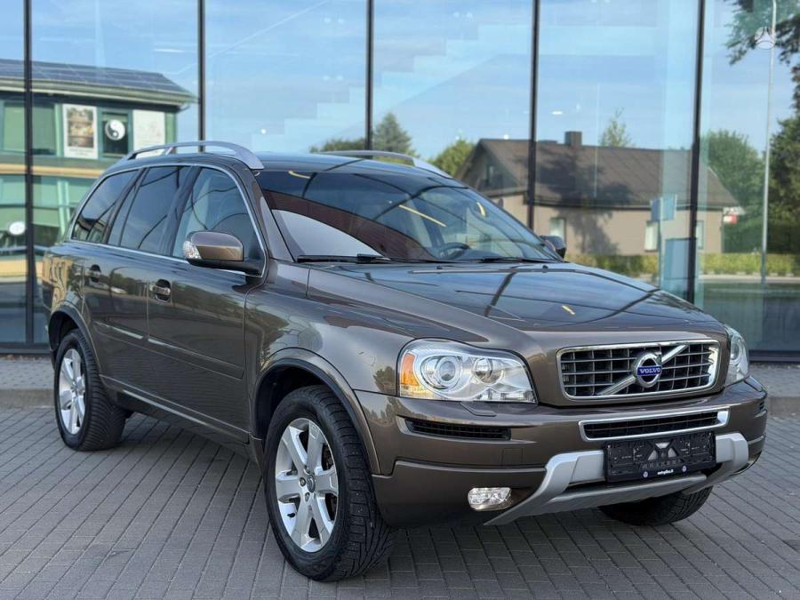 Brown Volvo XC90 2012 in Utena, with an engine capacity of 2.40 L and mileage of 238 thousand km for 12950 €, photo 1 on AUTOMOTO.COM.LV