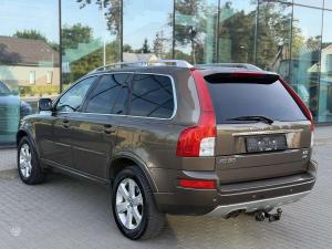 Brown Volvo XC90 2012 in Utena, with an engine capacity of 2.40 L and mileage of 238 thousand km for 12950 €, photo 14 on AUTOMOTO.COM.LV