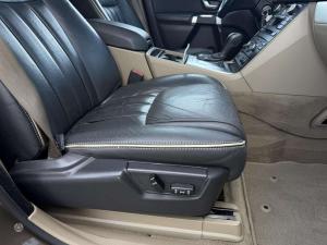 Brown Volvo XC90 2012 in Utena, with an engine capacity of 2.40 L and mileage of 238 thousand km for 12950 €, photo 21 on AUTOMOTO.COM.LV