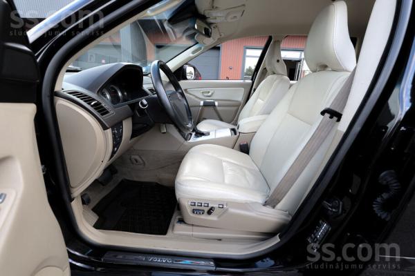 Brown Volvo XC90 2012 in Jelgava, with an engine capacity of 2.40 L and mileage of 0 thousand km for 10750 €, photo 8 on AUTOMOTO.COM.LV