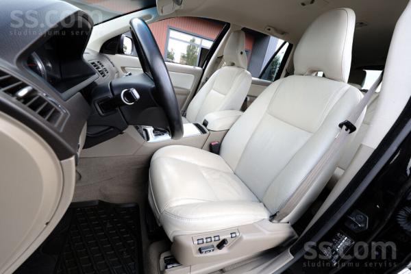 Brown Volvo XC90 2012 in Jelgava, with an engine capacity of 2.40 L and mileage of 0 thousand km for 10750 €, photo 10 on AUTOMOTO.COM.LV