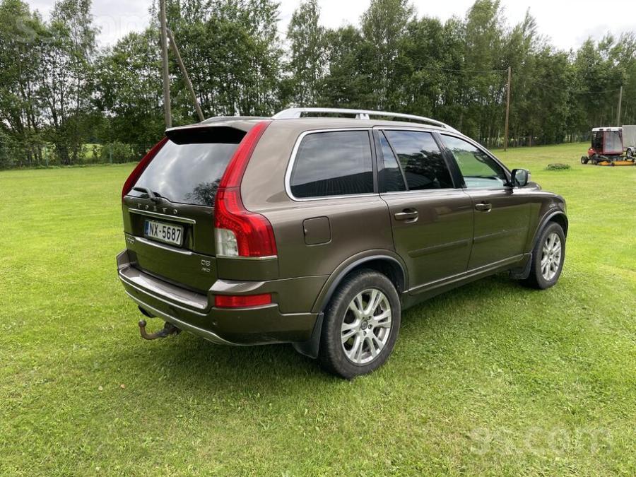 Brown Volvo XC90 2013 in Riga, with an engine capacity of 2.40 L and mileage of 373 thousand km for 9200 €, photo 3 on AUTOMOTO.COM.LV