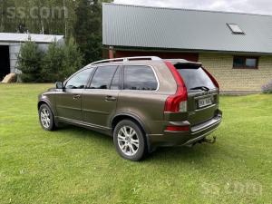 Brown Volvo XC90 2013 in Riga, with an engine capacity of 2.40 L and mileage of 373 thousand km for 9200 €, photo 4 on AUTOMOTO.COM.LV
