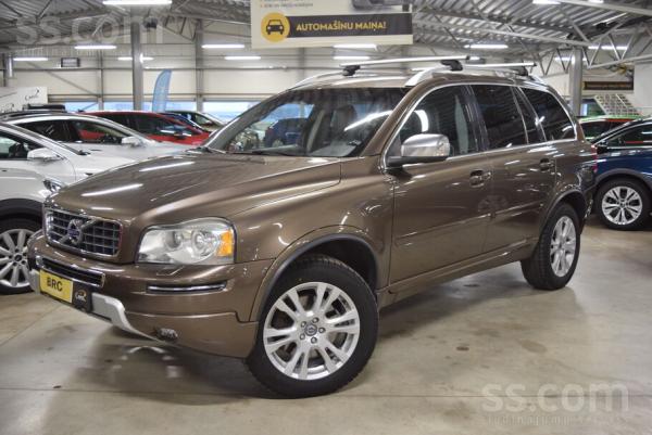 Brown Volvo XC90 2013 in Riga, with an engine capacity of 2.40 L and mileage of 204 thousand km for 12900 €, photo 1 on AUTOMOTO.COM.LV