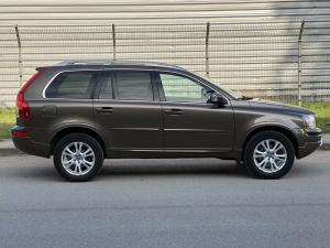 Brown Volvo XC90 2013 in Riga, with an engine capacity of 2.40 L and mileage of 249 thousand km for 13600 €, photo 3 on AUTOMOTO.COM.LV