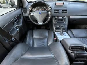 Brown Volvo XC90 2013 in Riga, with an engine capacity of 2.40 L and mileage of 249 thousand km for 13600 €, photo 16 on AUTOMOTO.COM.LV