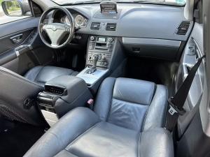Brown Volvo XC90 2013 in Riga, with an engine capacity of 2.40 L and mileage of 249 thousand km for 13600 €, photo 20 on AUTOMOTO.COM.LV