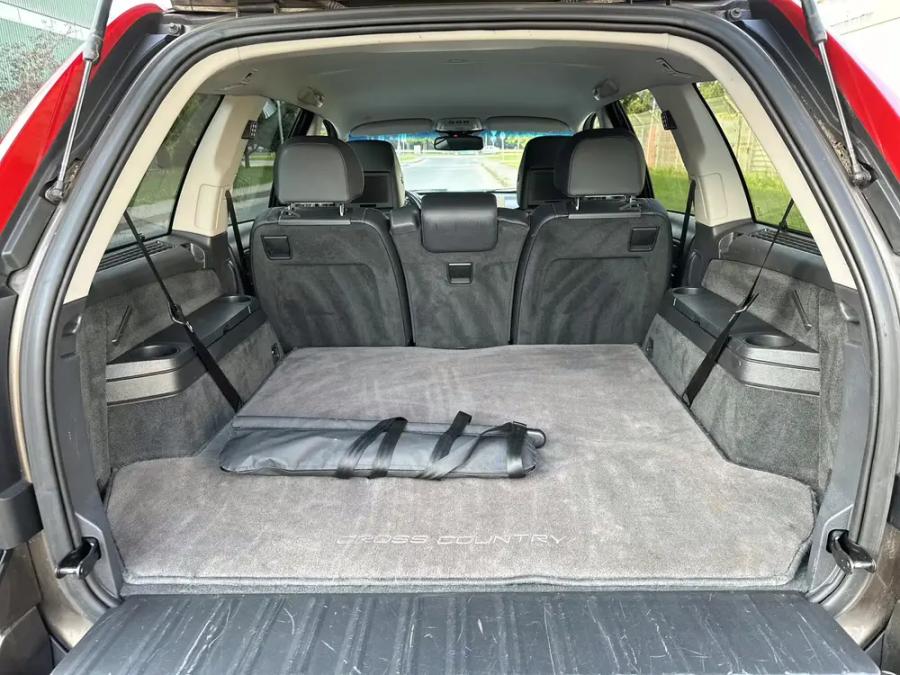 Brown Volvo XC90 2013 in Riga, with an engine capacity of 2.40 L and mileage of 249 thousand km for 13600 €, photo 25 on AUTOMOTO.COM.LV