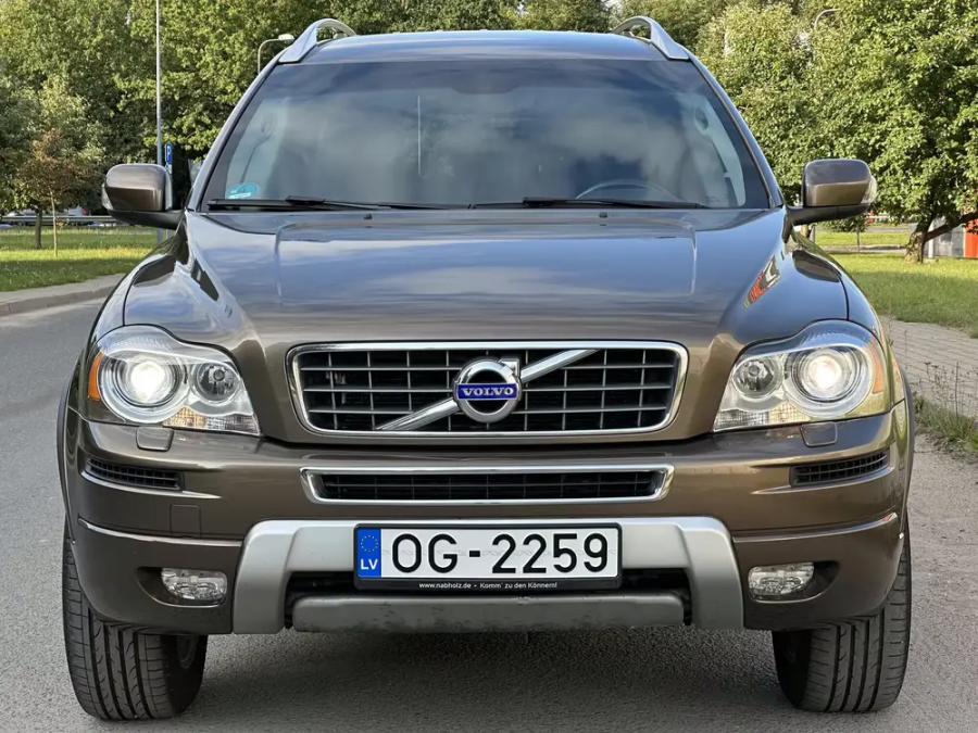Brown Volvo XC90 2013 in Riga, with an engine capacity of 2.40 L and mileage of 249 thousand km for 13600 €, photo 28 on AUTOMOTO.COM.LV