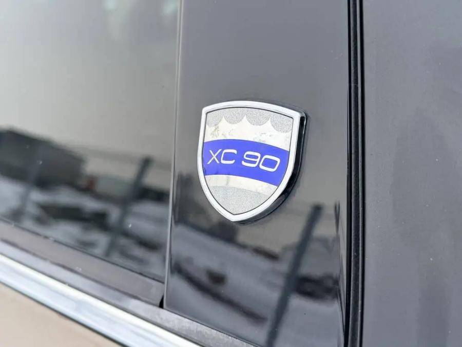 Brūns Volvo XC90 2013 Rīga, ar dzinēja tilpumu 2.40 L un nobraukumu 233 tūkst. km par 13500 €, foto 6 vietnē AUTOMOTO.COM.LV