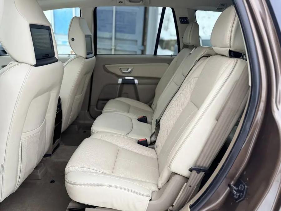 Brūns Volvo XC90 2013 Rīga, ar dzinēja tilpumu 2.40 L un nobraukumu 233 tūkst. km par 13500 €, foto 11 vietnē AUTOMOTO.COM.LV