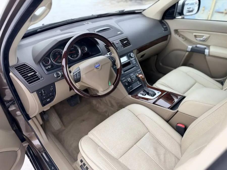 Brūns Volvo XC90 2013 Rīga, ar dzinēja tilpumu 2.40 L un nobraukumu 233 tūkst. km par 13500 €, foto 14 vietnē AUTOMOTO.COM.LV
