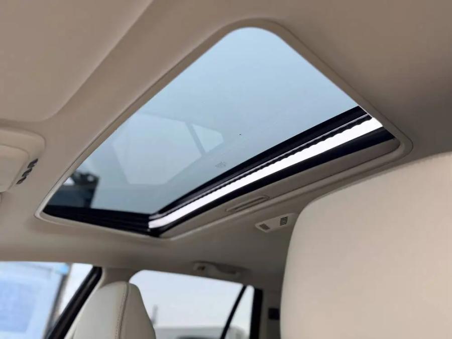 Brūns Volvo XC90 2013 Rīga, ar dzinēja tilpumu 2.40 L un nobraukumu 233 tūkst. km par 13500 €, foto 18 vietnē AUTOMOTO.COM.LV