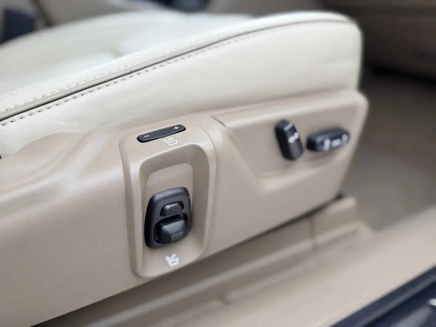 Brūns Volvo XC90 2013 Rīga, ar dzinēja tilpumu 2.40 L un nobraukumu 233 tūkst. km par 13500 €, foto 23 vietnē AUTOMOTO.COM.LV