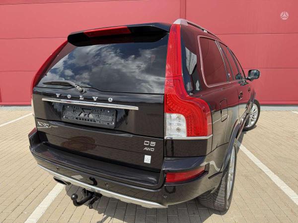 Brown Volvo XC90 2013 in Kaunas, with an engine capacity of 2.40 L and mileage of 245 thousand km for 11900 €, photo 3 on AUTOMOTO.COM.LV