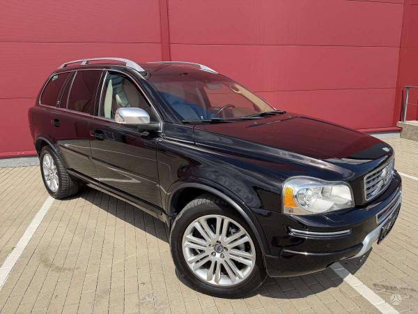 Brown Volvo XC90 2013 in Kaunas, with an engine capacity of 2.40 L and mileage of 245 thousand km for 11900 €, photo 8 on AUTOMOTO.COM.LV