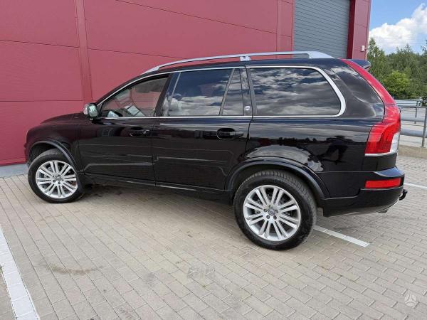 Brown Volvo XC90 2013 in Kaunas, with an engine capacity of 2.40 L and mileage of 245 thousand km for 11900 €, photo 9 on AUTOMOTO.COM.LV