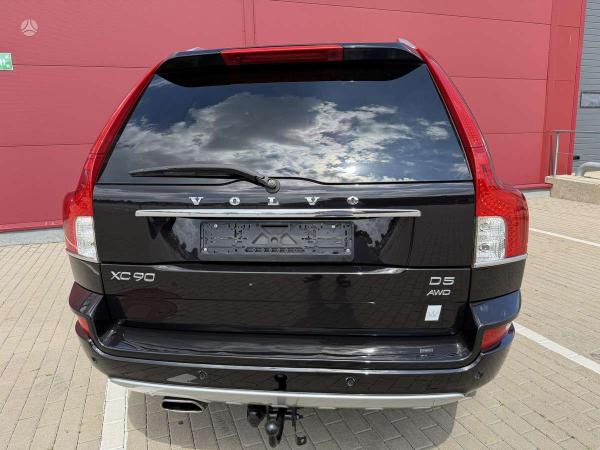 Brown Volvo XC90 2013 in Kaunas, with an engine capacity of 2.40 L and mileage of 245 thousand km for 11900 €, photo 10 on AUTOMOTO.COM.LV