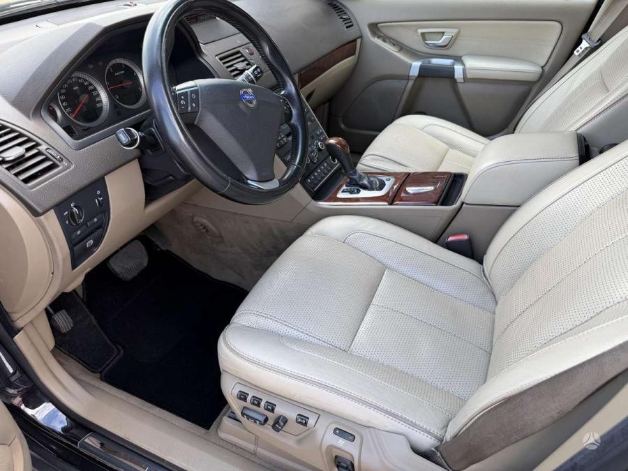 Brūns Volvo XC90 2013 Kauņa, ar dzinēja tilpumu 2.40 L un nobraukumu 245 tūkst. km par 11900 €, foto 14 vietnē AUTOMOTO.COM.LV
