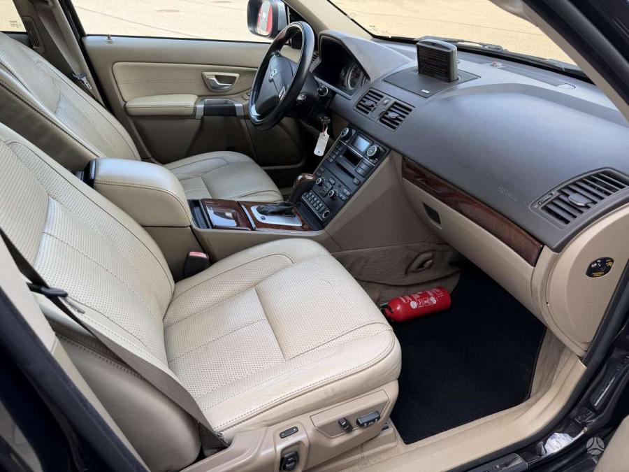 Brūns Volvo XC90 2013 Kauņa, ar dzinēja tilpumu 2.40 L un nobraukumu 245 tūkst. km par 11900 €, foto 18 vietnē AUTOMOTO.COM.LV