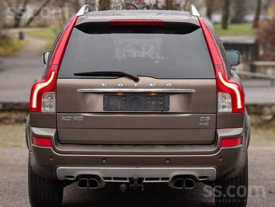 Brown Volvo XC90 2014 in Jurmala, with an engine capacity of 2.40 L and mileage of 0 thousand km for 11750 €, photo 8 on AUTOMOTO.COM.LV