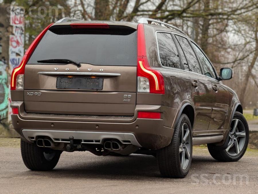Brown Volvo XC90 2014 in Jurmala, with an engine capacity of 2.40 L and mileage of 0 thousand km for 11750 €, photo 11 on AUTOMOTO.COM.LV