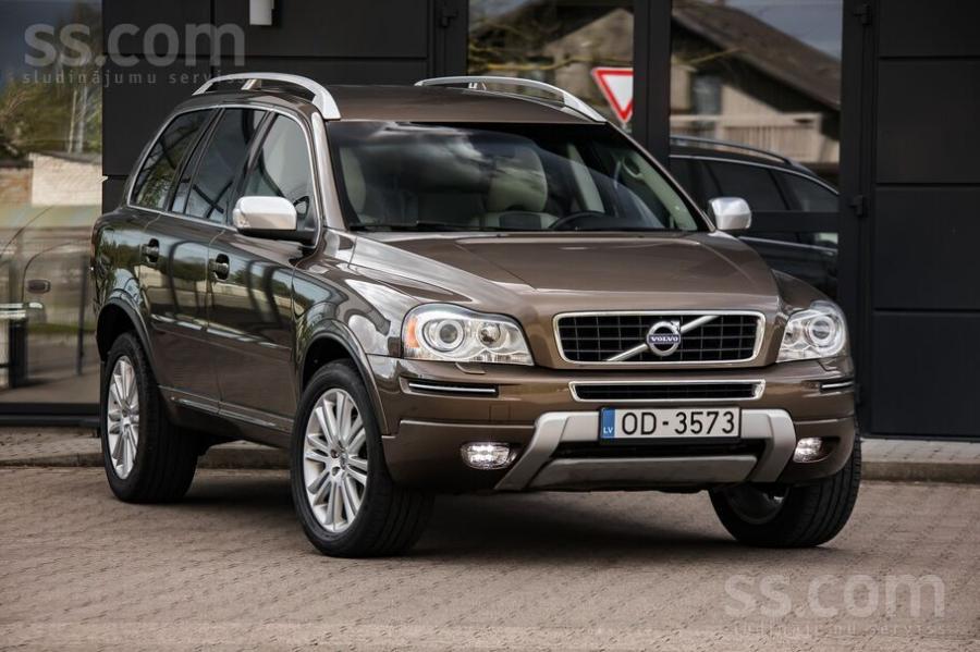 Brown Volvo XC90 2014 in Riga, with an engine capacity of 2.40 L and mileage of 285 thousand km for 12950 €, photo 4 on AUTOMOTO.COM.LV