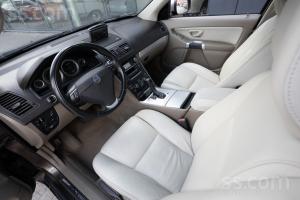 Brown Volvo XC90 2014 in Riga, with an engine capacity of 2.40 L and mileage of 285 thousand km for 12950 €, photo 13 on AUTOMOTO.COM.LV
