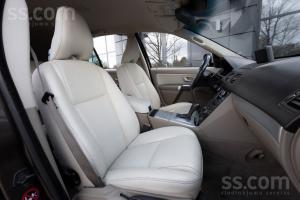 Brown Volvo XC90 2014 in Riga, with an engine capacity of 2.40 L and mileage of 285 thousand km for 12950 €, photo 16 on AUTOMOTO.COM.LV