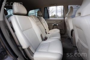 Brown Volvo XC90 2014 in Riga, with an engine capacity of 2.40 L and mileage of 285 thousand km for 12950 €, photo 17 on AUTOMOTO.COM.LV