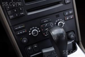 Brown Volvo XC90 2014 in Riga, with an engine capacity of 2.40 L and mileage of 285 thousand km for 12950 €, photo 23 on AUTOMOTO.COM.LV