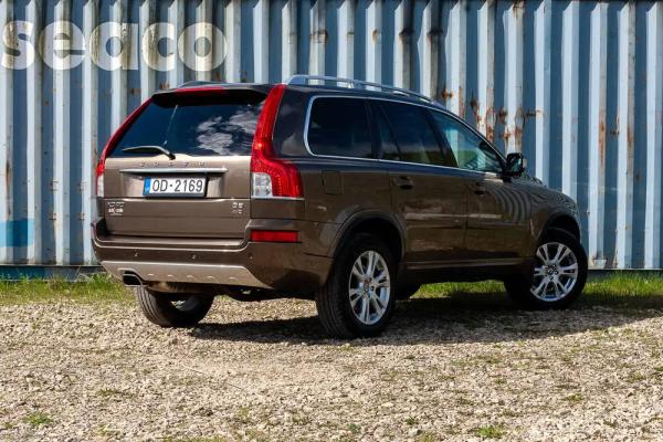 Brūns Volvo XC90 2014 Rīga, ar dzinēja tilpumu 2.40 L un nobraukumu 215 tūkst. km par 13995 €, foto 4 vietnē AUTOMOTO.COM.LV