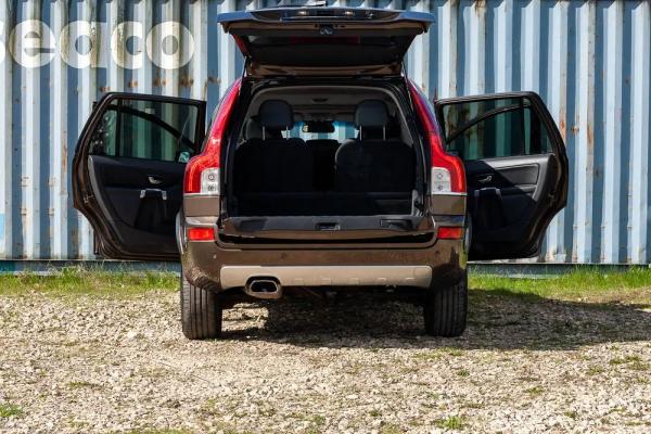 Brūns Volvo XC90 2014 Rīga, ar dzinēja tilpumu 2.40 L un nobraukumu 215 tūkst. km par 13995 €, foto 5 vietnē AUTOMOTO.COM.LV