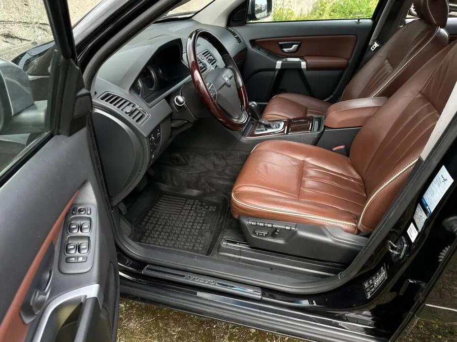 Brūns Volvo XC90 2014 Rīga, ar dzinēja tilpumu 2.40 L un nobraukumu 274 tūkst. km par 11700 €, foto 12 vietnē AUTOMOTO.COM.LV