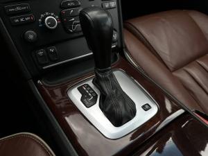 Brūns Volvo XC90 2014 Rīga, ar dzinēja tilpumu 2.40 L un nobraukumu 274 tūkst. km par 11700 €, foto 19 vietnē AUTOMOTO.COM.LV
